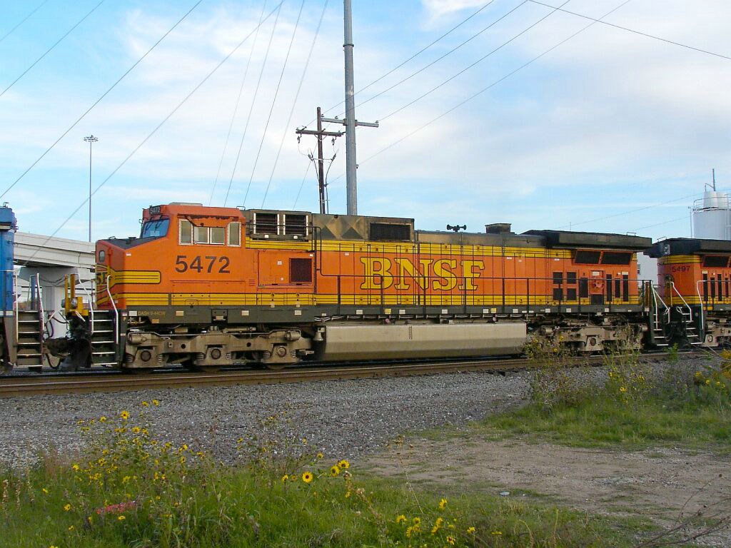 BNSF 5472
